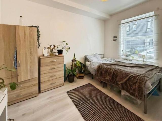 4 bedroom end of terrace house for rent in Standish Road, Manchester, Greater Manchester, M14