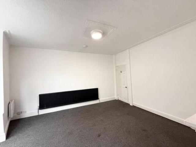 4 bedroom end of terrace house for rent in Paisley Terrace, Leeds, West Yorkshire, LS12