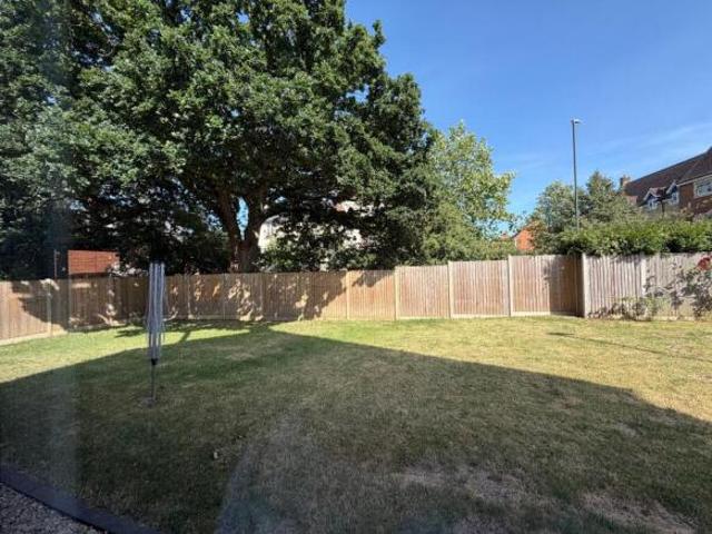 4 bedroom end of terrace house for rent in Pioneer Road, Swindon, Wiltshire, SN25