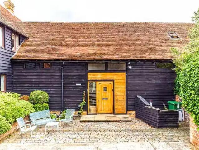 4 bedroom end of terrace house for rent in Pipers Hill, Great.