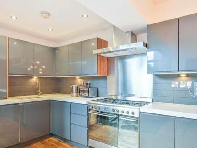 4 Bedroom End Of Terrace House For Rent In Plaistow, London