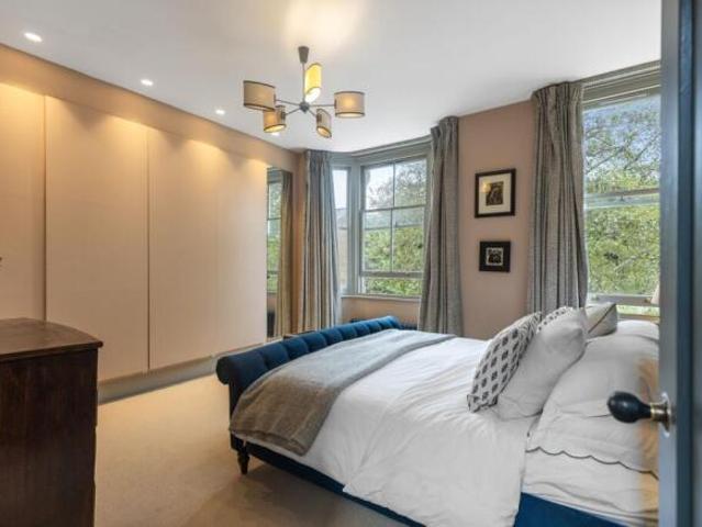 4 bedroom end of terrace house for rent in Priory Park Road, Queen's Park, NW6