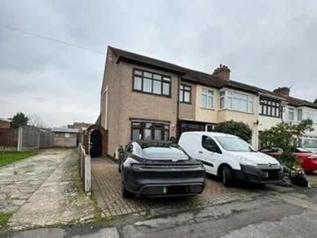 4 Bedroom End Of Terrace House For Rent In Romford
