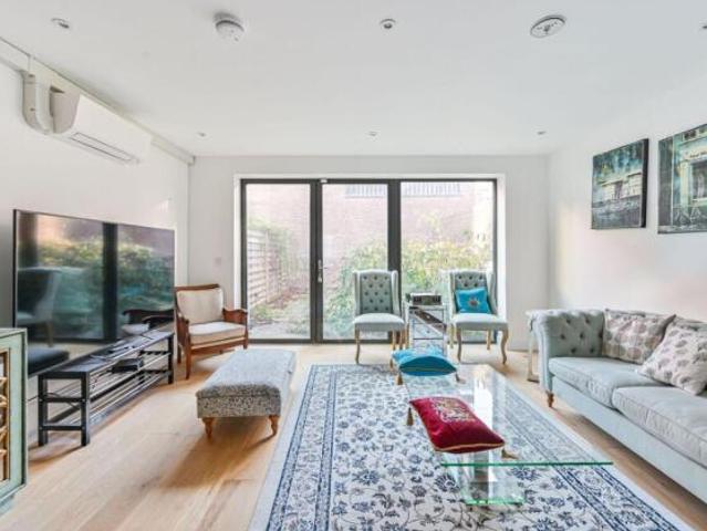 4 bedroom end of terrace house for rent in Rennie Street, North Greenwich, London, SE10
