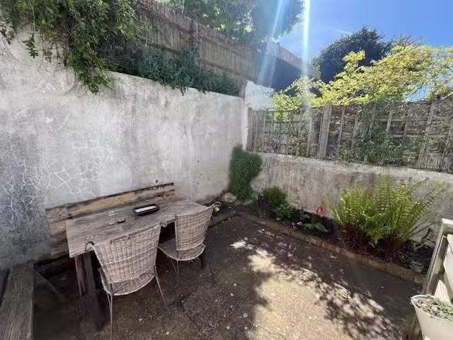 4 bedroom end of terrace house for rent in Washington Street.