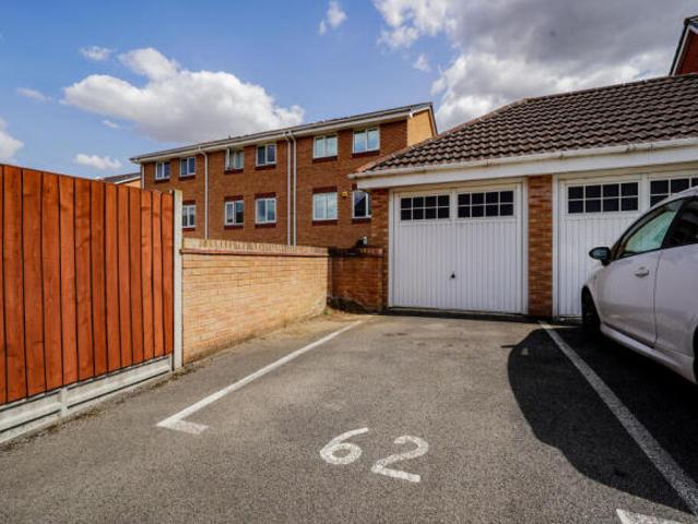 4 bedroom end of terrace house for rent in Welbury Road, Hamilton, Leicester, Leicestershire, LE5