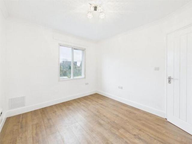 4 bedroom end of terrace house for rent in Wesley Avenue, TW3