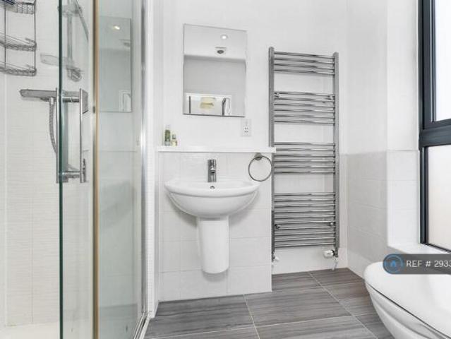 4 bedroom end of terrace house for rent in Whittle Avenue, Cambridge, CB2