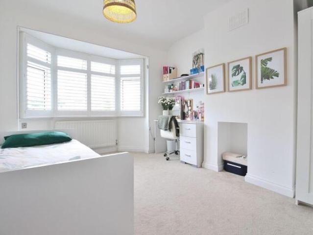 4 bedroom end of terrace house for rent in Teesdale Gardens, Isleworth, TW7