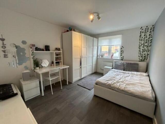 4 bedroom end of terrace house for rent in Trinity Way, Basingstoke, RG24
