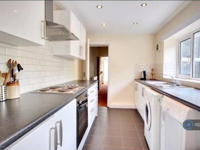 4 bedroom end of terrace house for rent in Victoria Park, Fishponds, Bristol, BS16