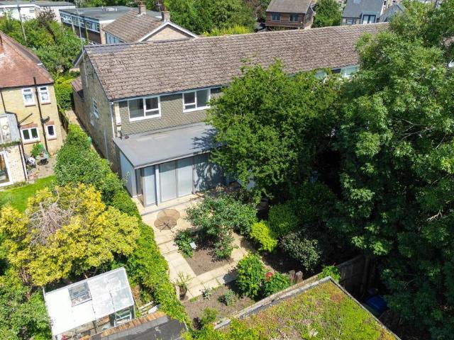 4 bedroom end of terrace house for sale