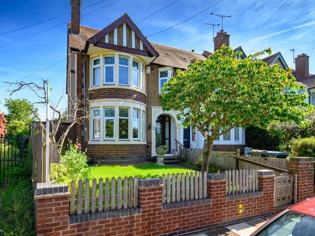 4 bedroom end of terrace house for sale