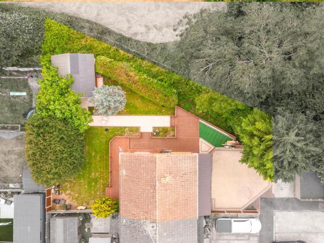 4 bedroom end of terrace house for sale