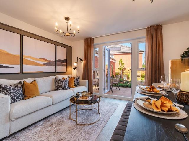 4 bedroom end of terrace house for sale