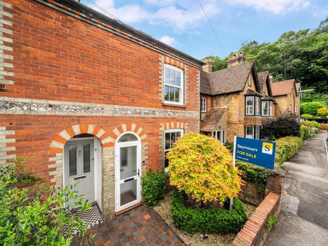4 bedroom end of terrace house for sale