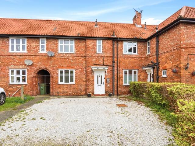4 bedroom end of terrace house for sale