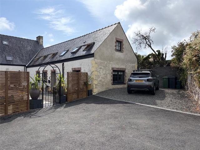 4 bedroom end of terrace house for sale