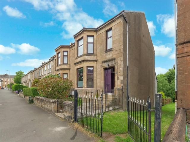 4 bedroom end of terrace house for sale