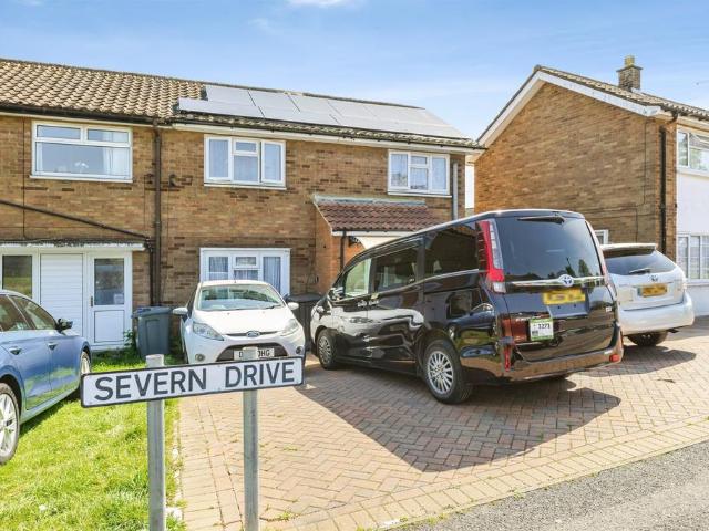 4 bedroom end of terrace house for sale