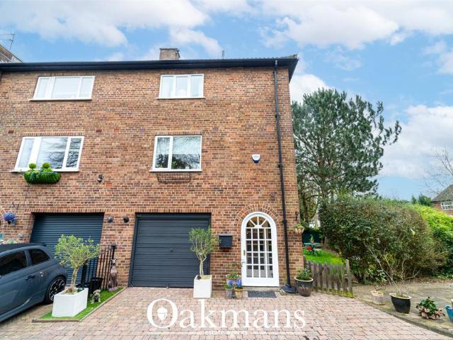4 bedroom end of terrace house for sale