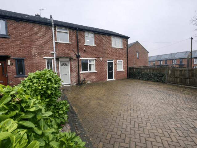 4 bedroom end of terrace house for sale