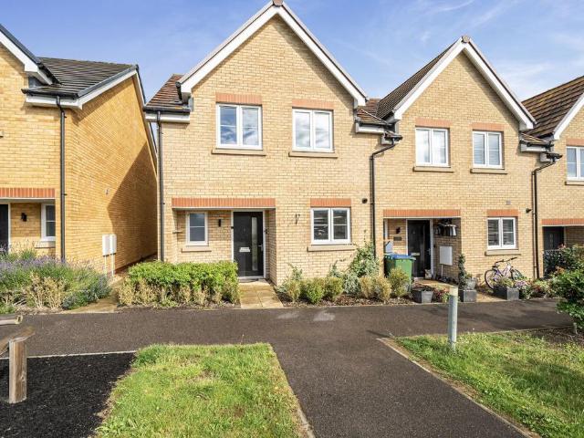 4 bedroom end of terrace house for sale