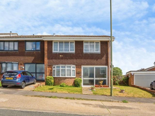 4 bedroom end of terrace house for sale