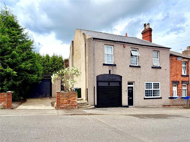 4 bedroom end of terrace house for sale