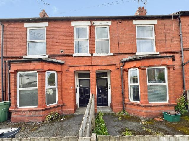 4 bedroom end of terrace house for sale