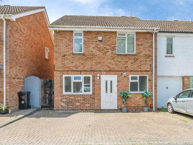 4 bedroom end of terrace house for sale