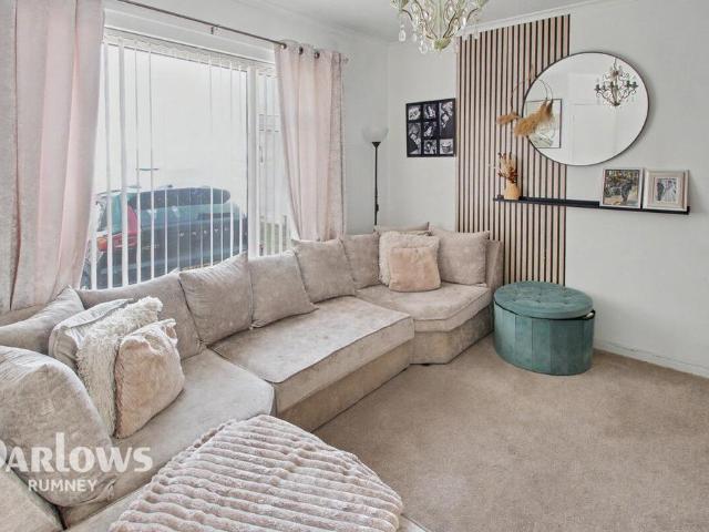 4 bedroom end of terrace house for sale