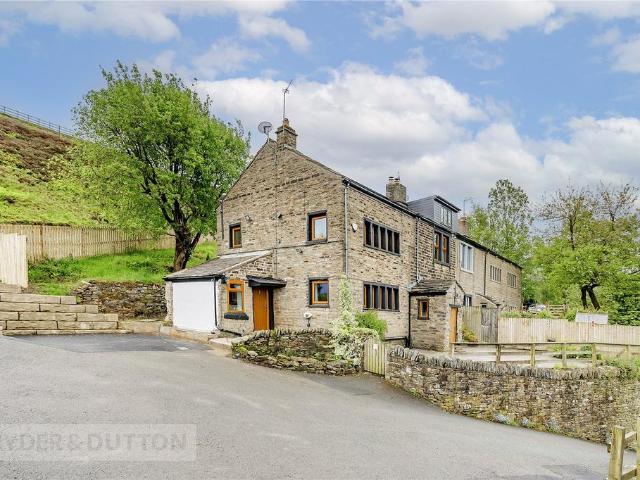 4 bedroom end of terrace house for sale