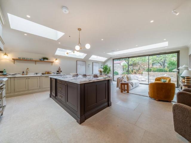 4 bedroom end of terrace house for sale