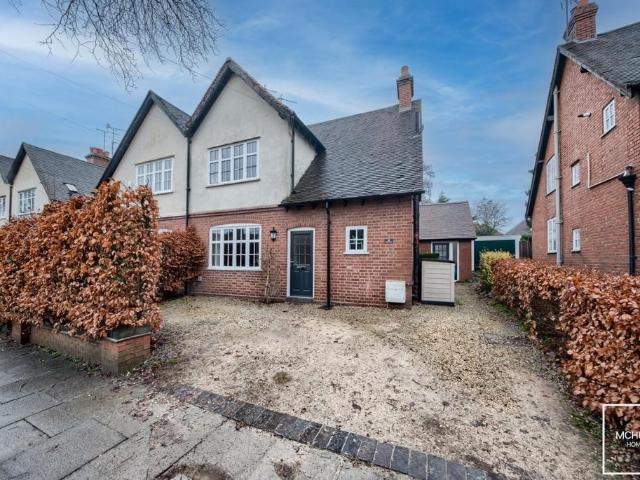 4 bedroom end of terrace house for sale