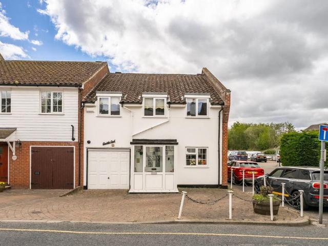 4 bedroom end of terrace house for sale