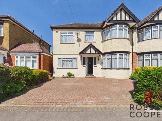 4 bedroom end of terrace house for sale