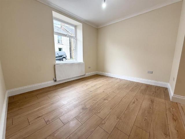 4 bedroom end of terrace house for sale