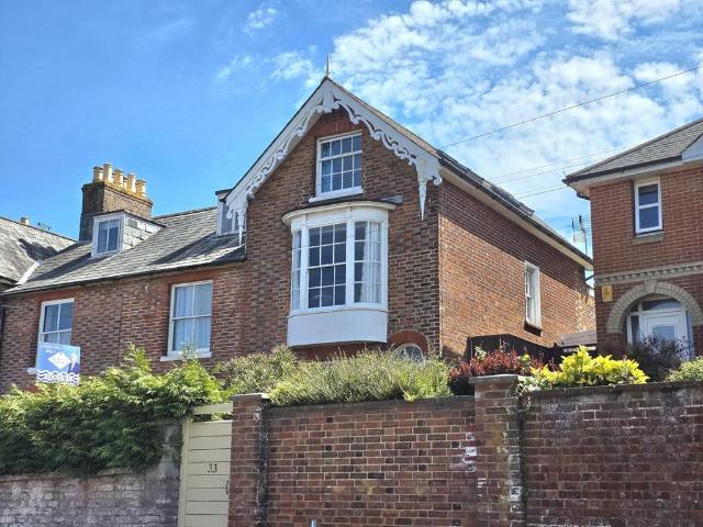 4 bedroom end of terrace house for sale