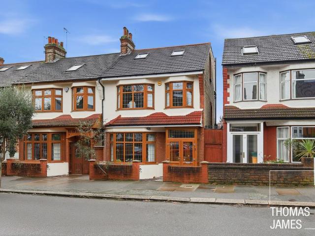 4 bedroom end of terrace house for sale