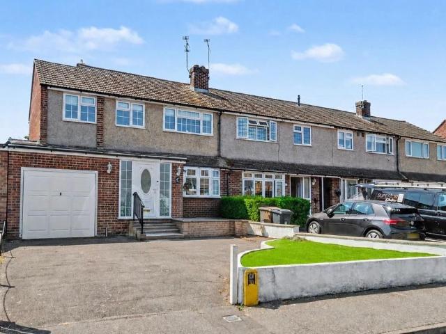 4 bedroom end of terrace house for sale