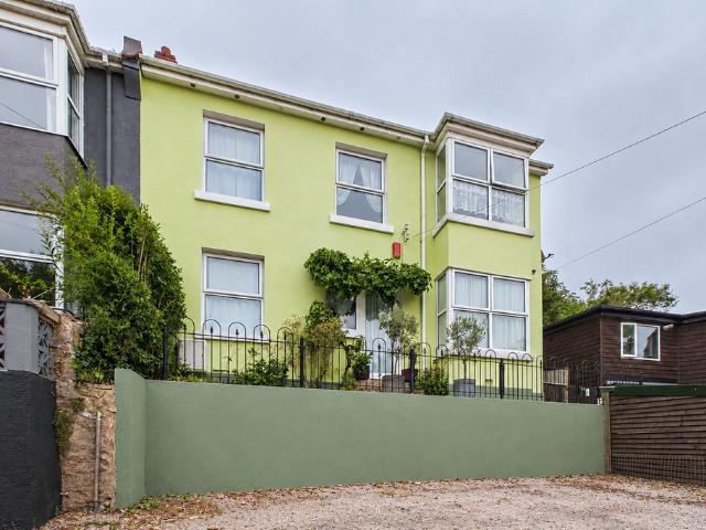 4 bedroom end of terrace house for sale