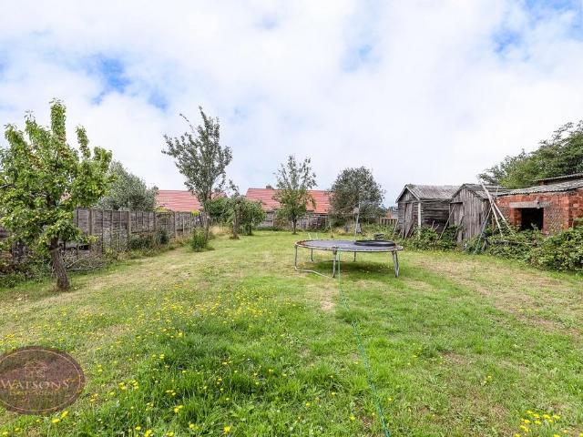 4 bedroom end of terrace house for sale