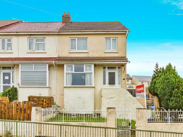 4 bedroom end of terrace house for sale