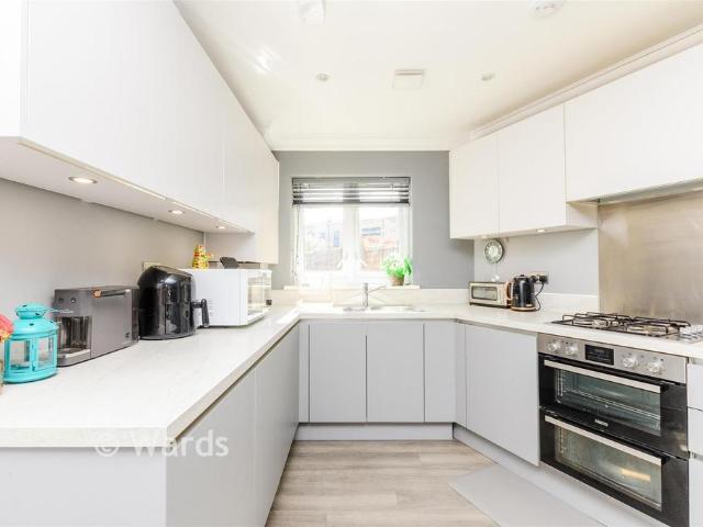 4 bedroom end of terrace house for sale