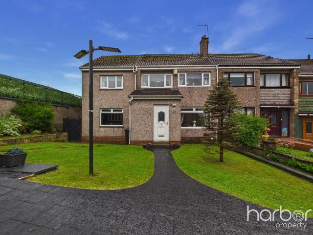 4 bedroom end of terrace house for sale