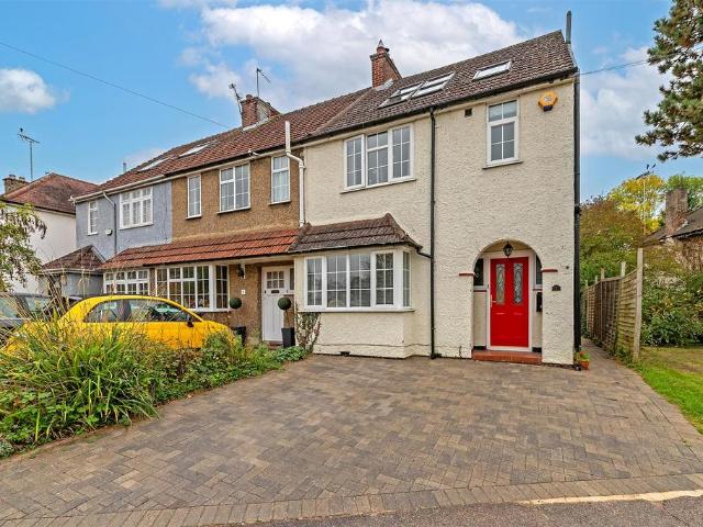 4 bedroom end of terrace house for sale