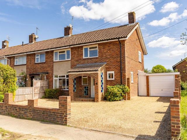 4 bedroom end of terrace house for sale