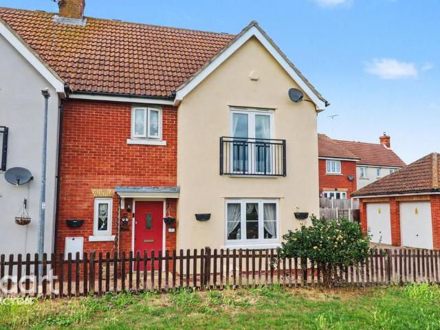 4 bedroom end of terrace house for sale