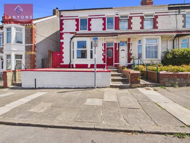4 bedroom end of terrace house for sale